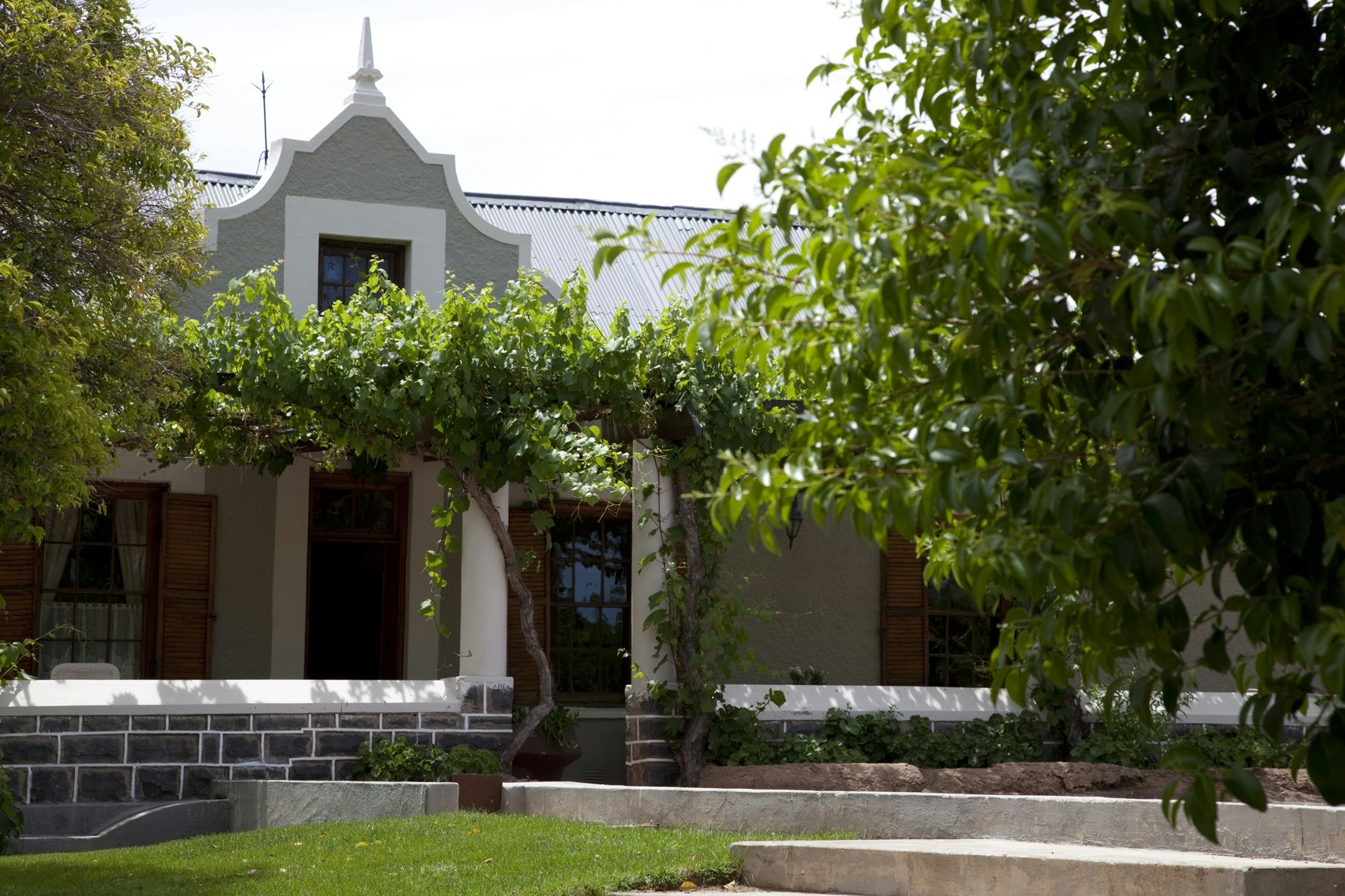 Jakhalsdans Karoo Guest House, Farmstay and Safaris | LekkeSlaap