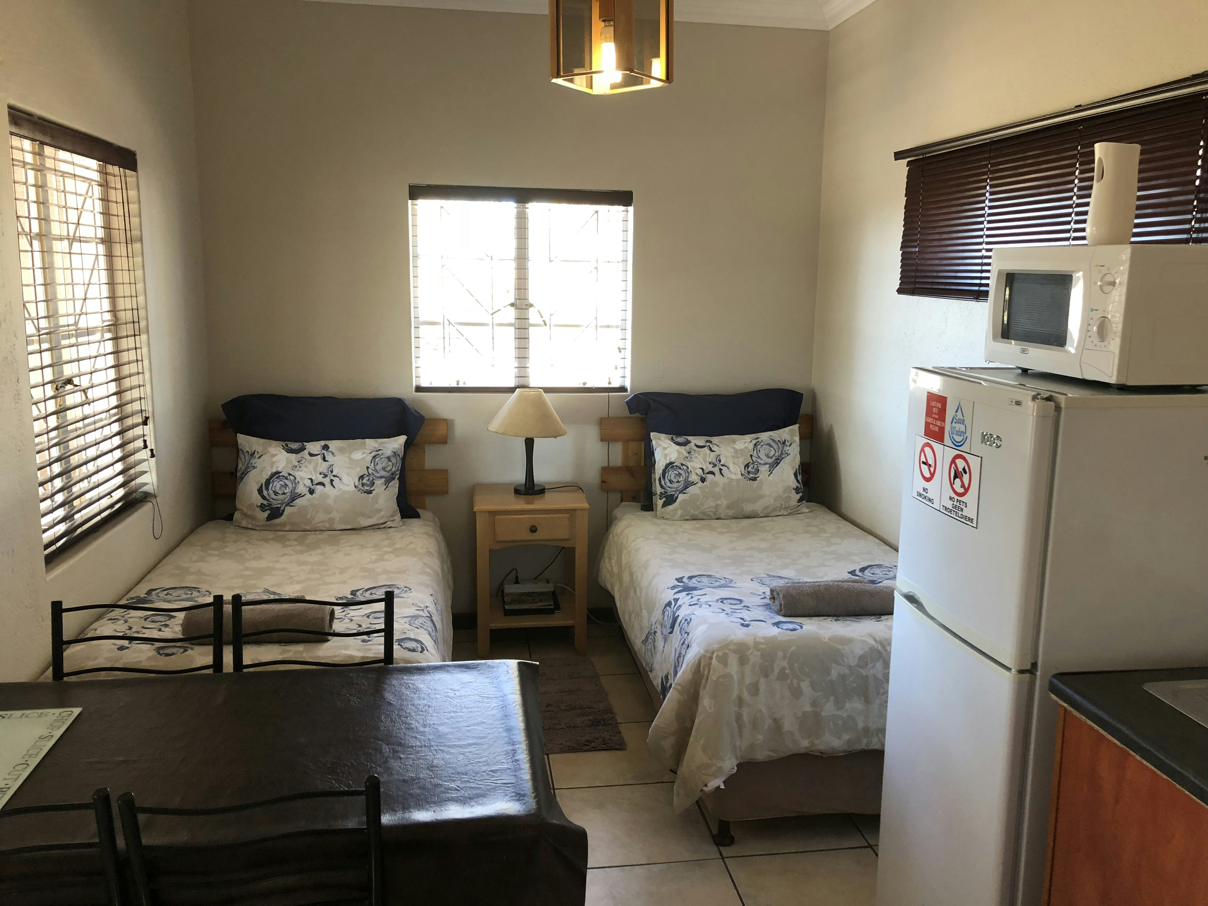 Kambro Accommodation & Farm Stall | Rooms