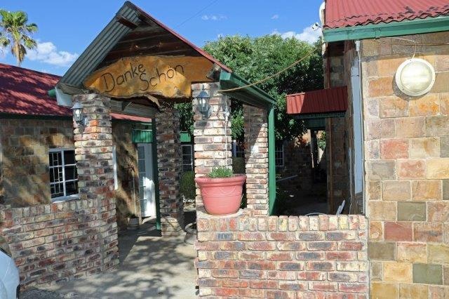 Danke Schön Guest House & Caravan Park | LekkeSlaap