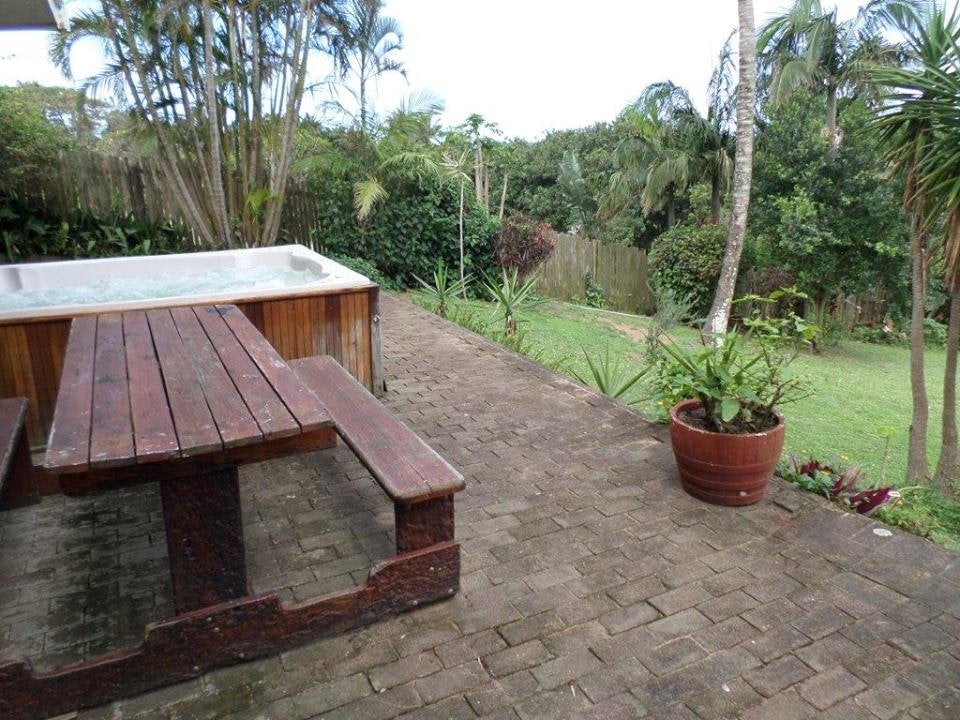 Isigidi Beach House | LekkeSlaap