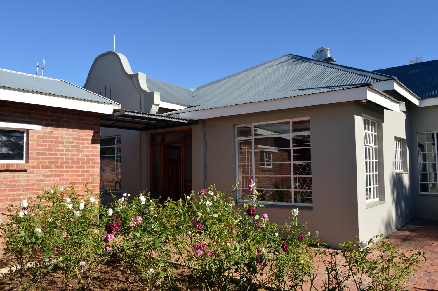 Village Lodge Harrismith | LekkeSlaap