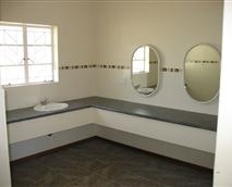 Kambro Accommodation & Farm Stall | Rooms