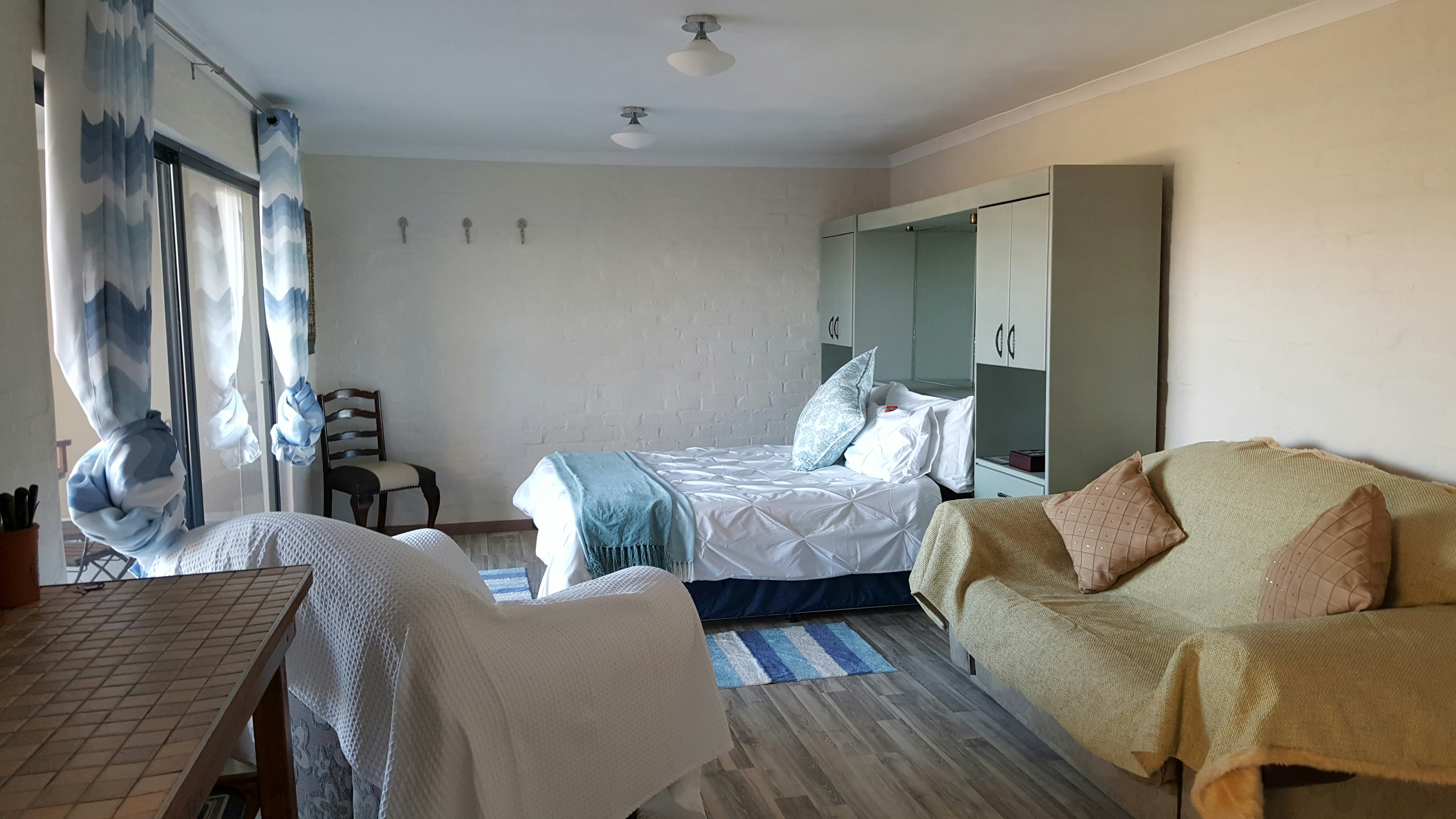 Clanwilliam Hills House and Flat | LekkeSlaap