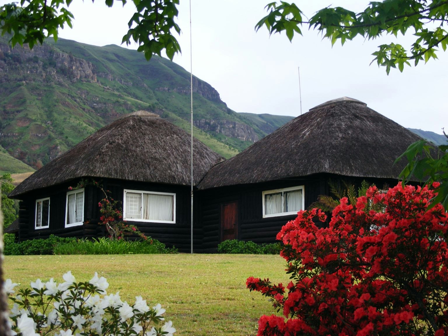 Pumula Central Drakensberg | LekkeSlaap