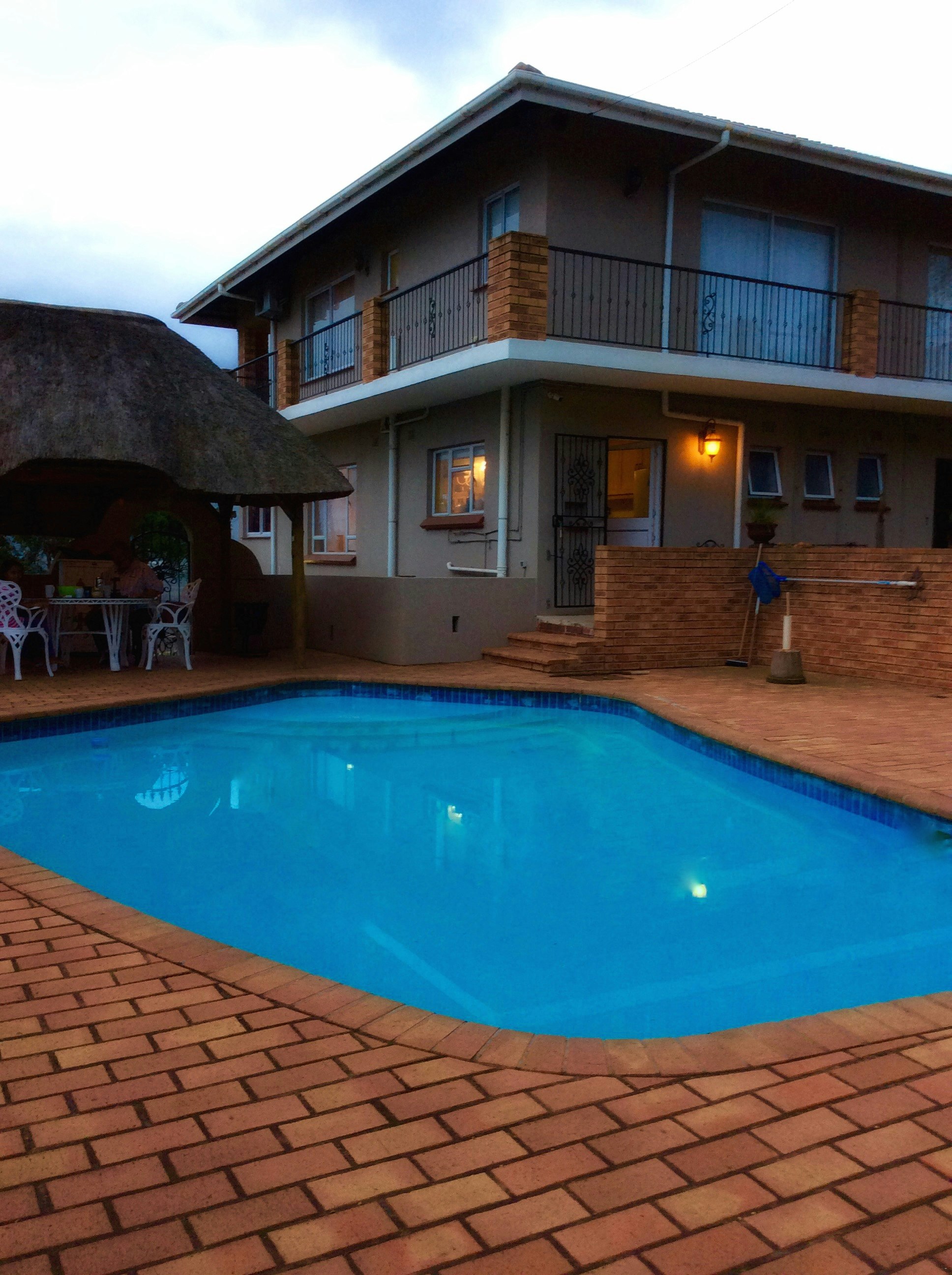 Bluff Accommodation - LekkeSlaap