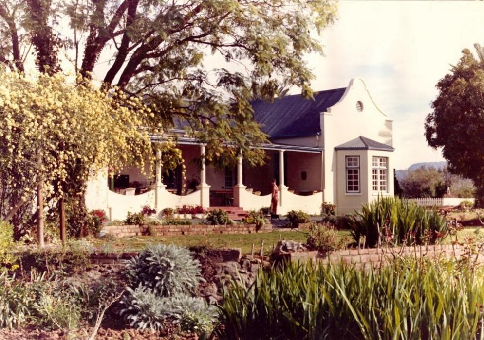 Roode Bloem Farm House | LekkeSlaap