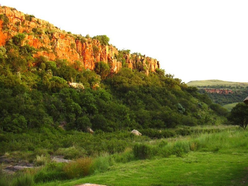 Komati Gorge Lodge | LekkeSlaap