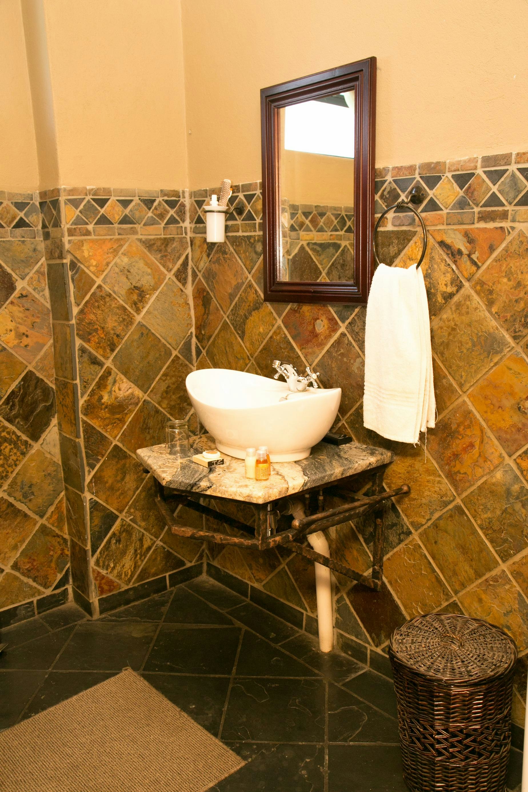 Nigel Goldfields Lodge and Conference Centre | LekkeSlaap