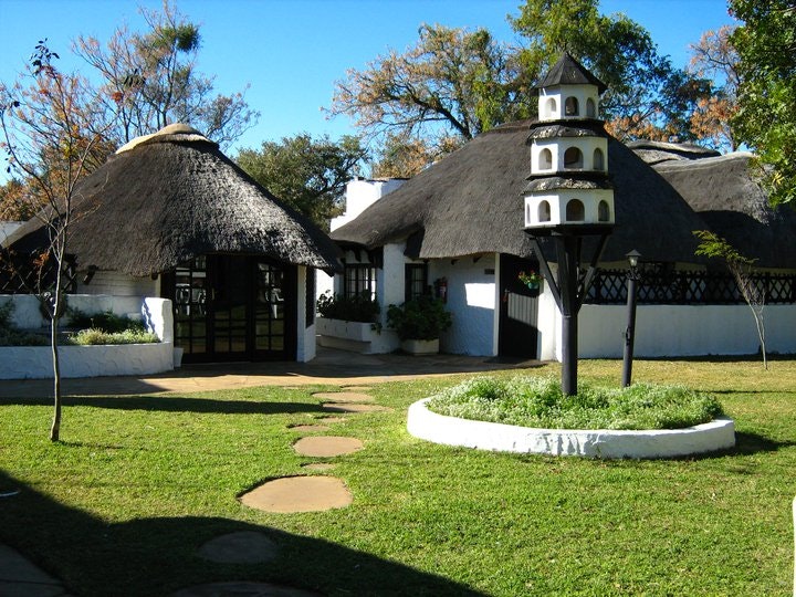 Accommodation near Botlokwa Hospital | LekkeSlaap