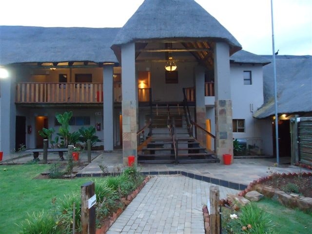 Gabbata Lodge | LekkeSlaap