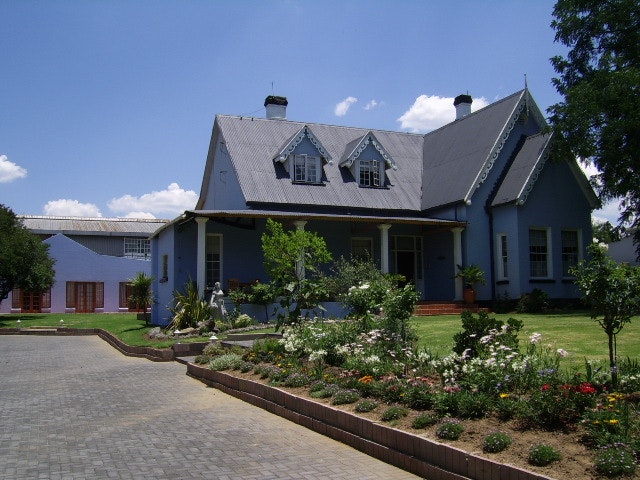 Volksrust Accommodation - LekkeSlaap