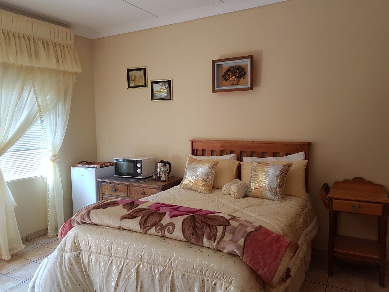 Hoeka Toeka Guest House | LekkeSlaap