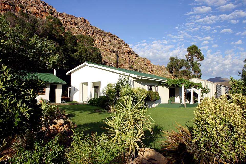 Kunje Guest Farm | LekkeSlaap