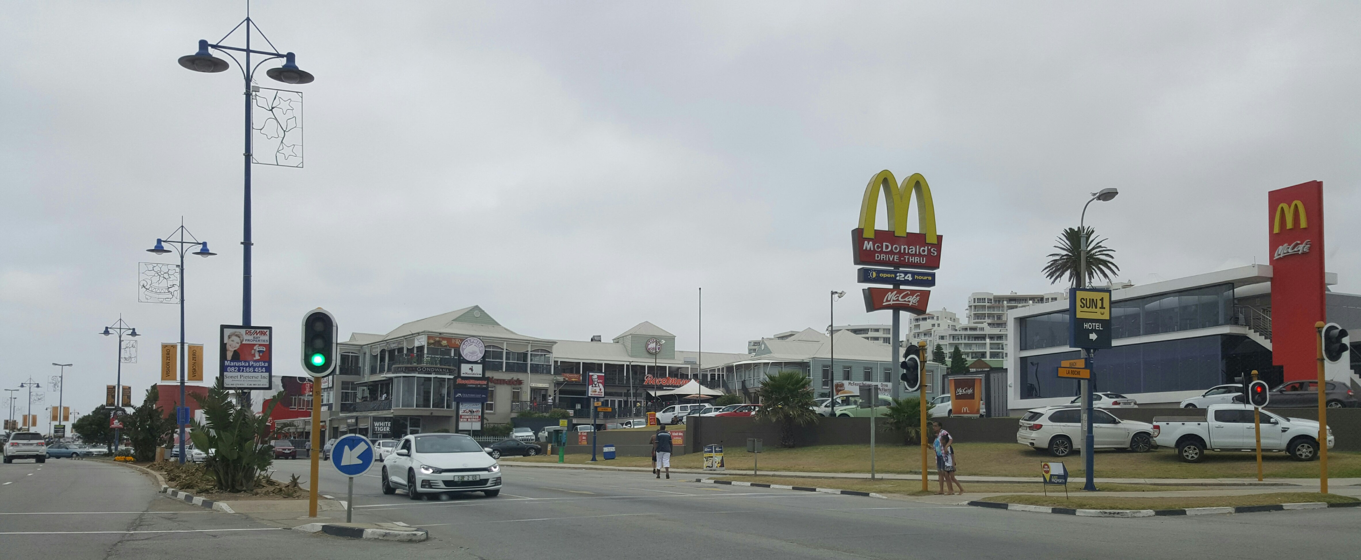 9 on La Roche Drive | Rooms