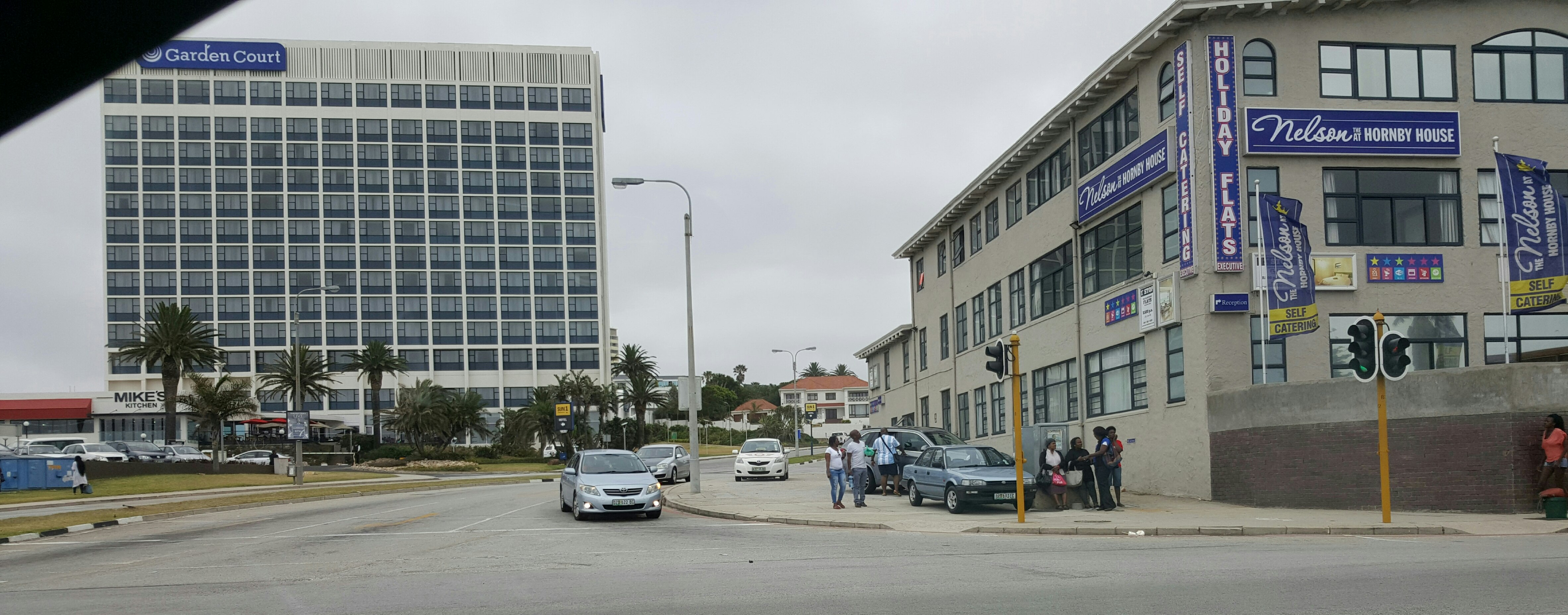 9 on La Roche Drive | LekkeSlaap