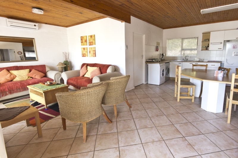 Chintsa (Cintsa) Accommodation - LekkeSlaap