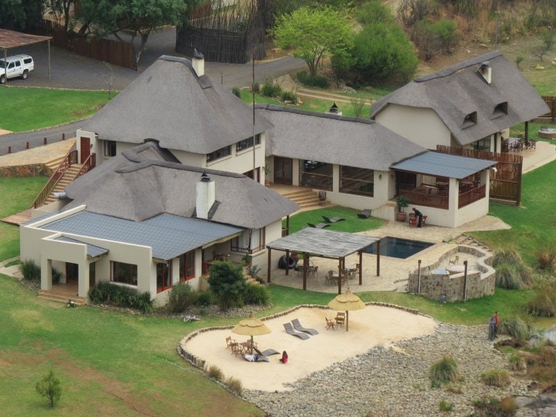 Komati Gorge Lodge | LekkeSlaap