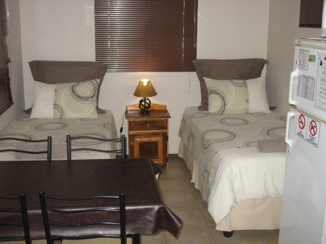 Kambro Accommodation & Farm Stall | Rooms