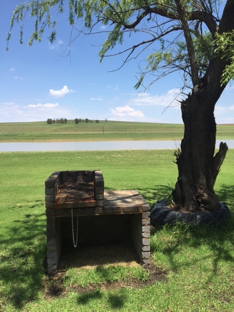 BassFeather Country Lodge | LekkeSlaap