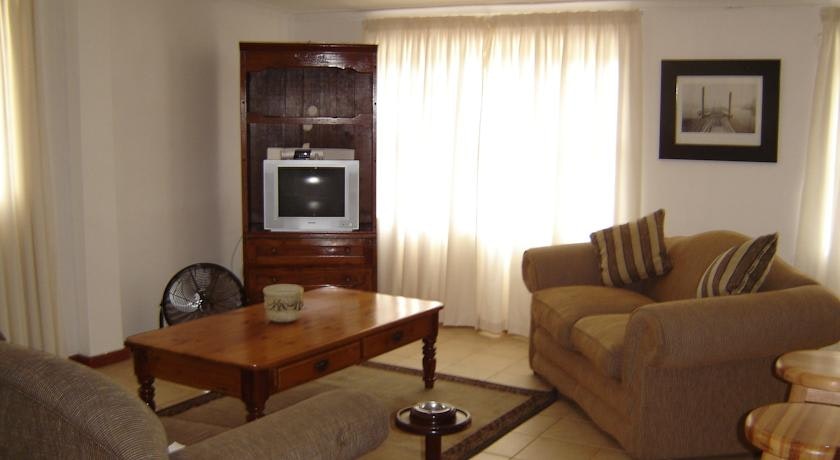 Black Rock Beach Cottage | Rooms