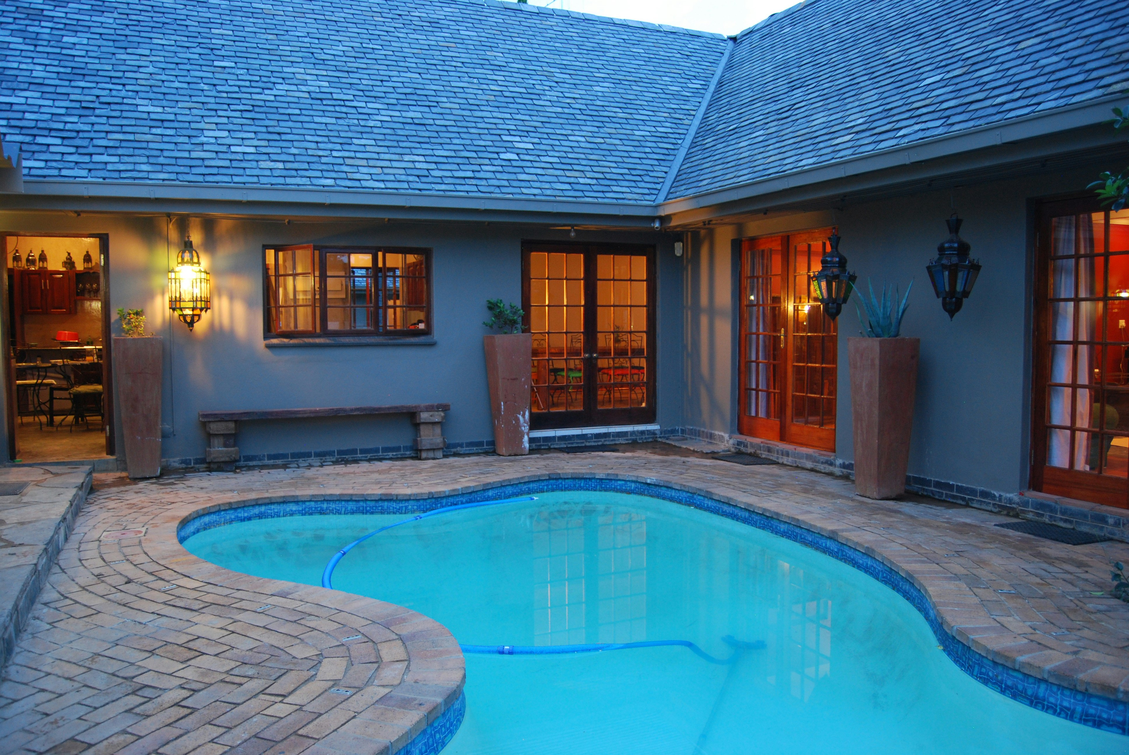 The Wardrobe Guest House | LekkeSlaap