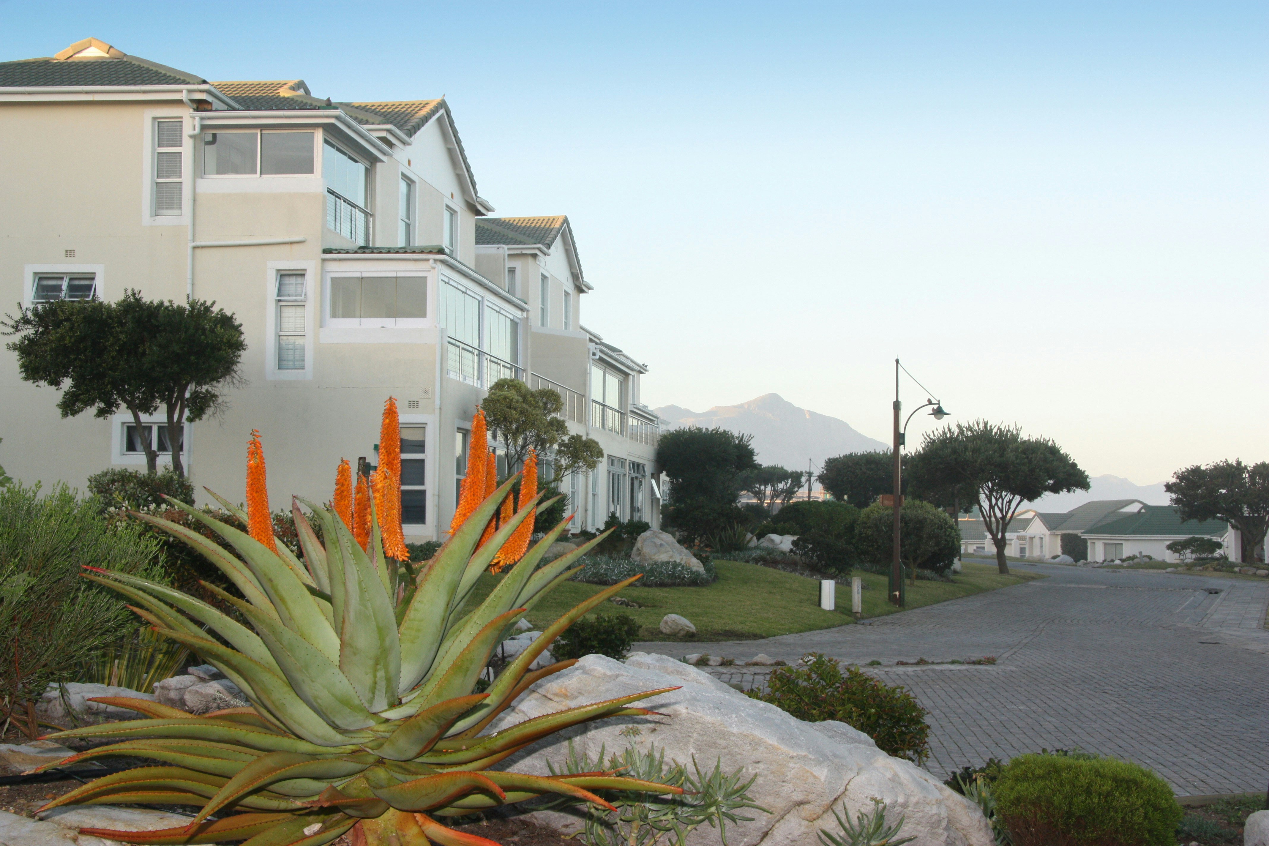 Hermanus Accommodation - LekkeSlaap