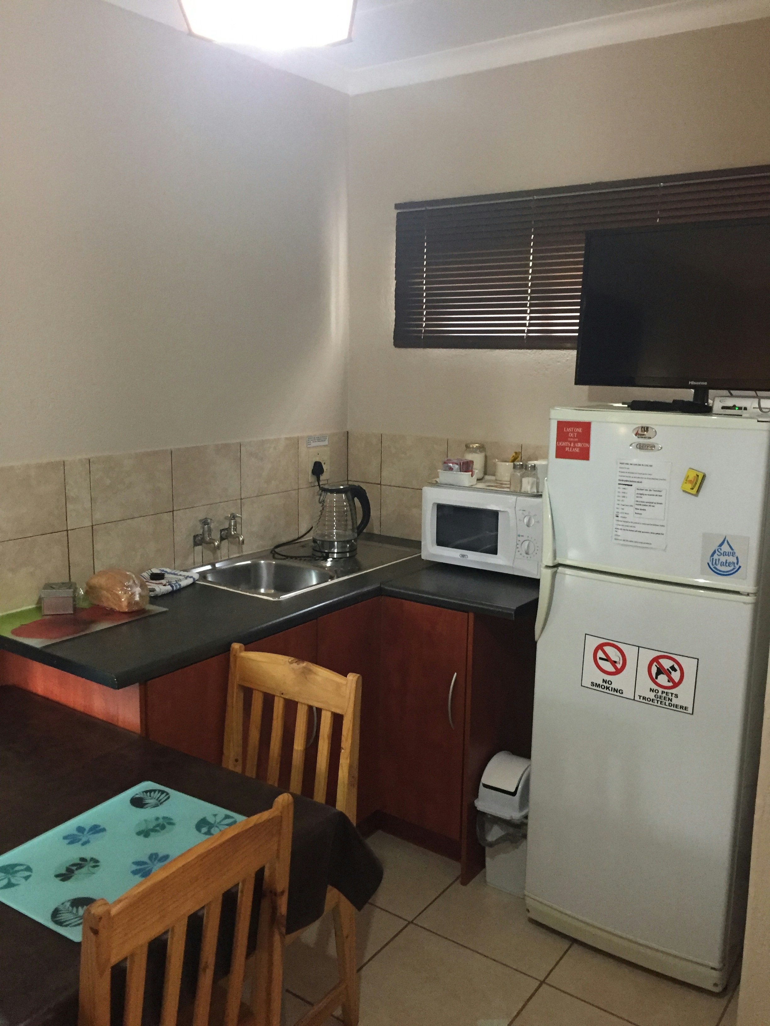 Kambro Accommodation & Farm Stall | Rooms