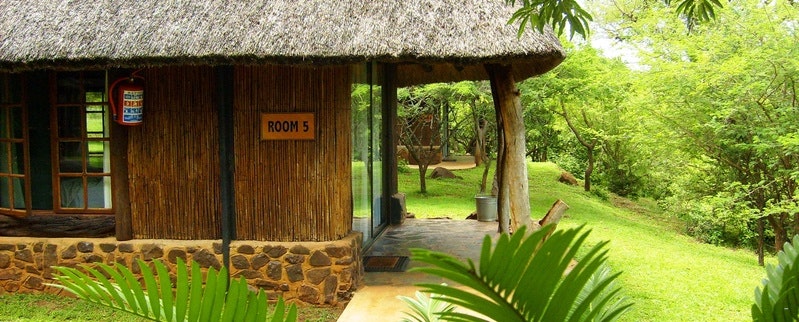 White Elephant Bush Camp & Umkhaya Cottage | LekkeSlaap