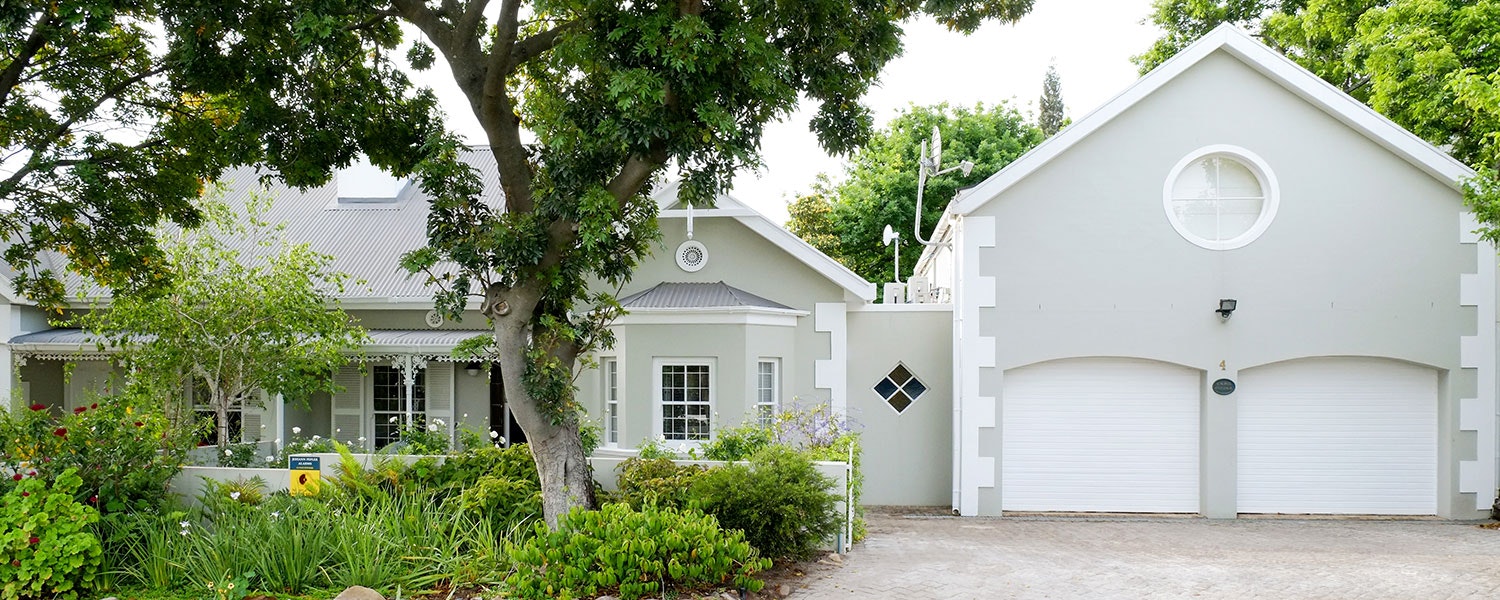 Laurel Cottage Self-catering Suites | LekkeSlaap