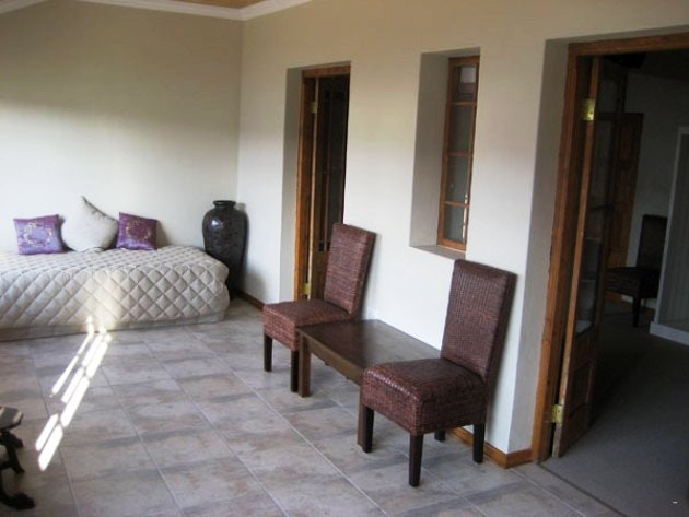 Humansdorp Boutique Hotel | LekkeSlaap