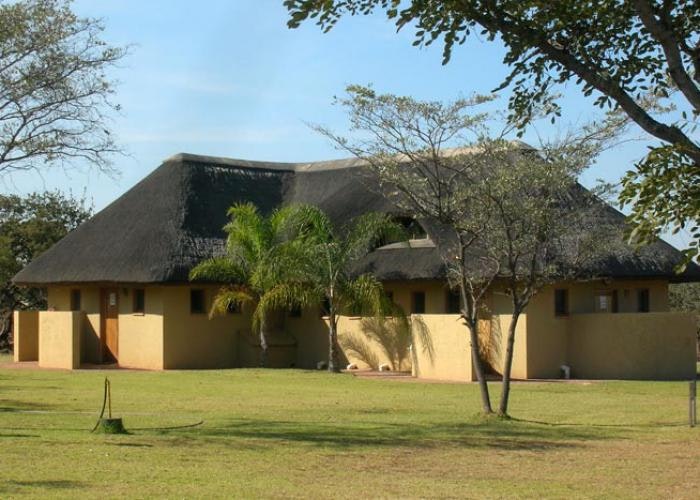 Thaba Monate Game Lodge | LekkeSlaap