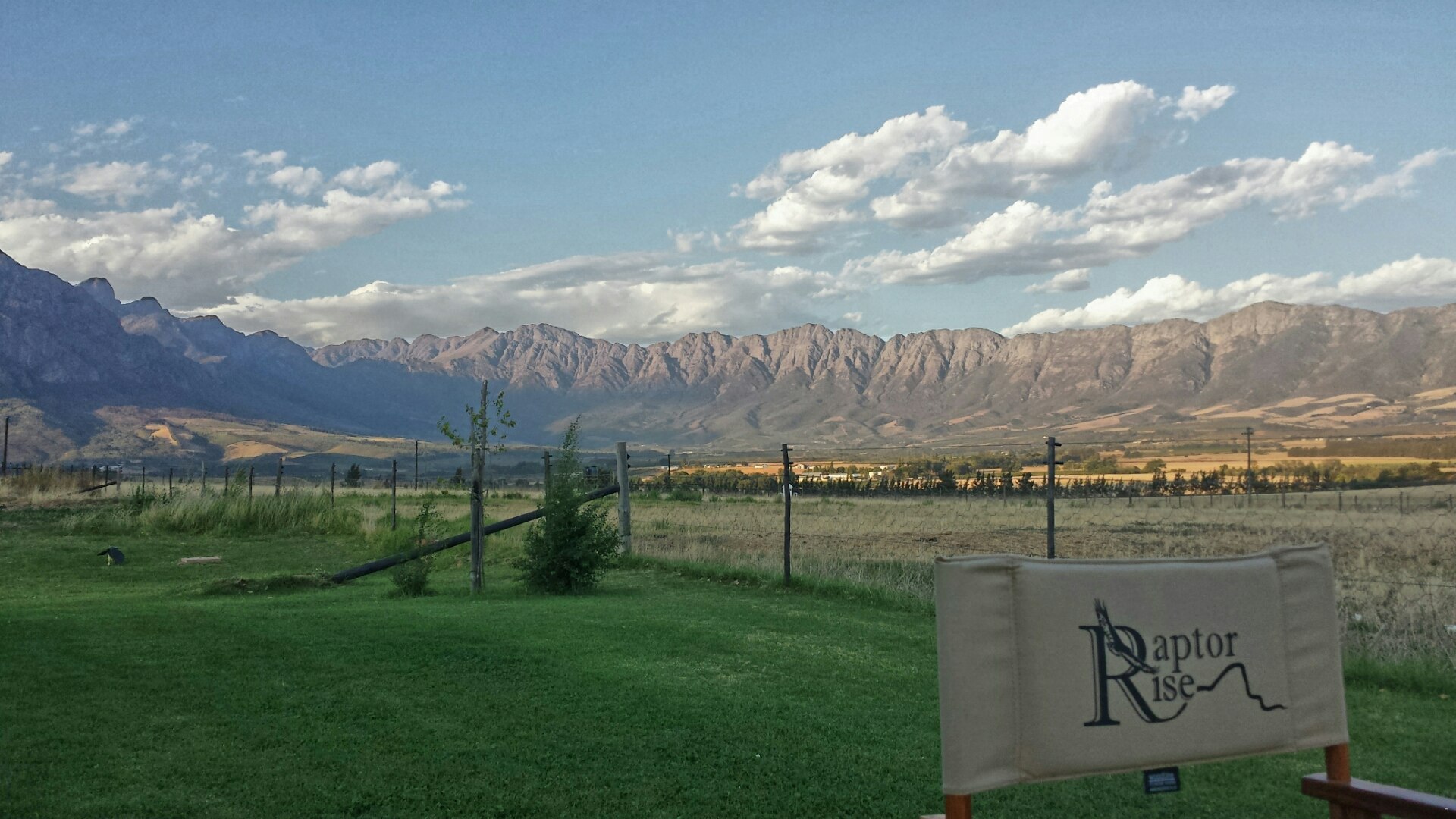 Raptor Rise Farm | LekkeSlaap