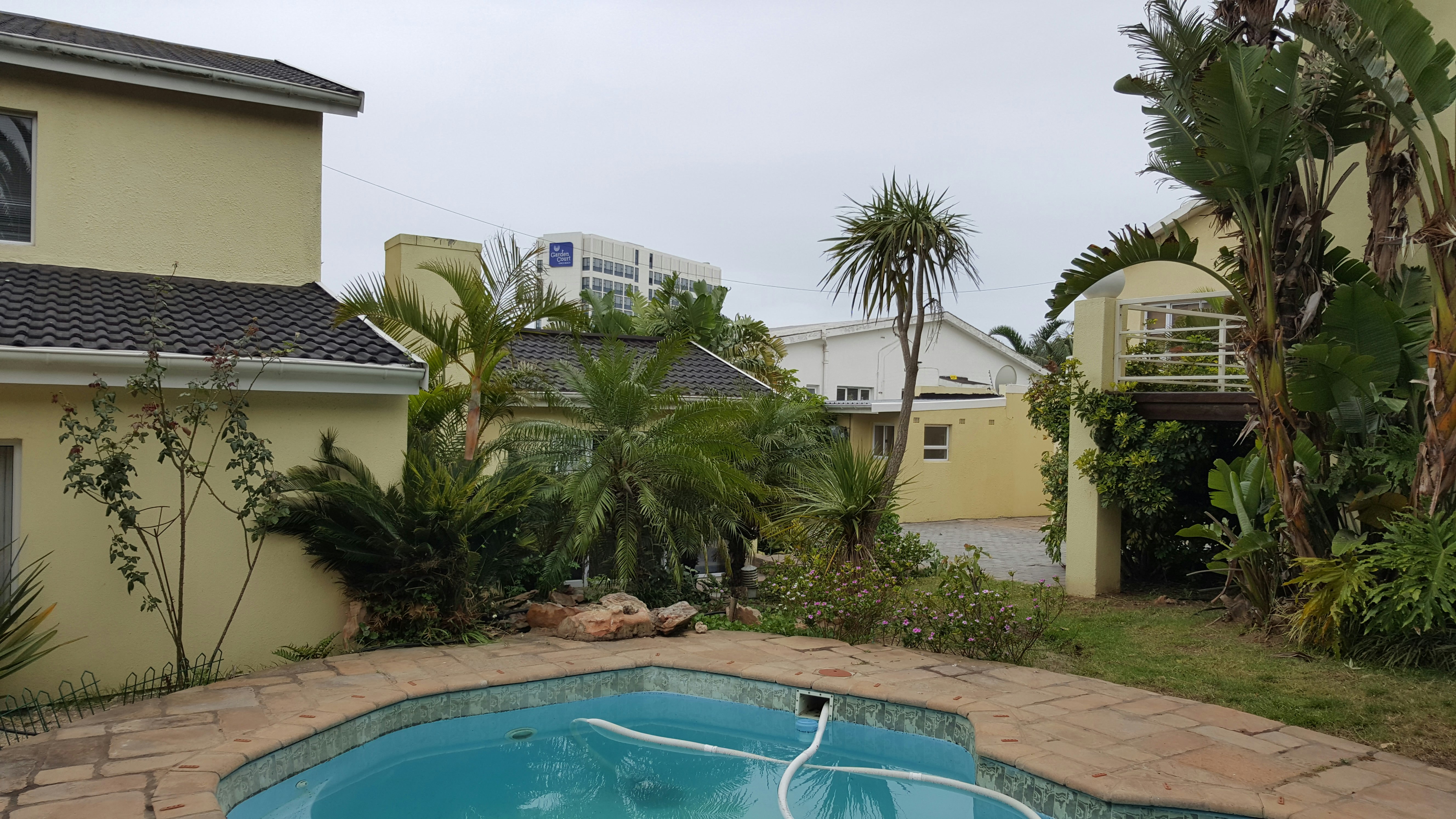 9 on La Roche Drive | LekkeSlaap