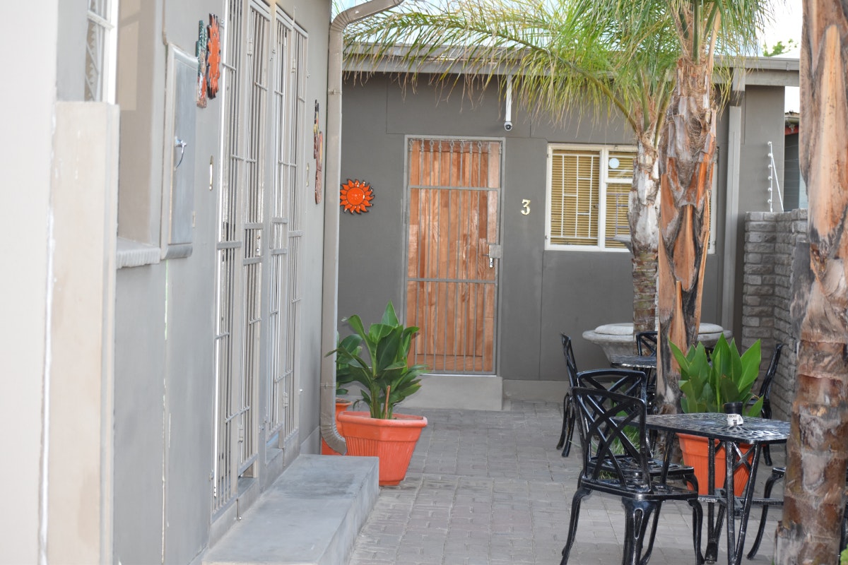 Keetmanshoop Accommodation - LekkeSlaap