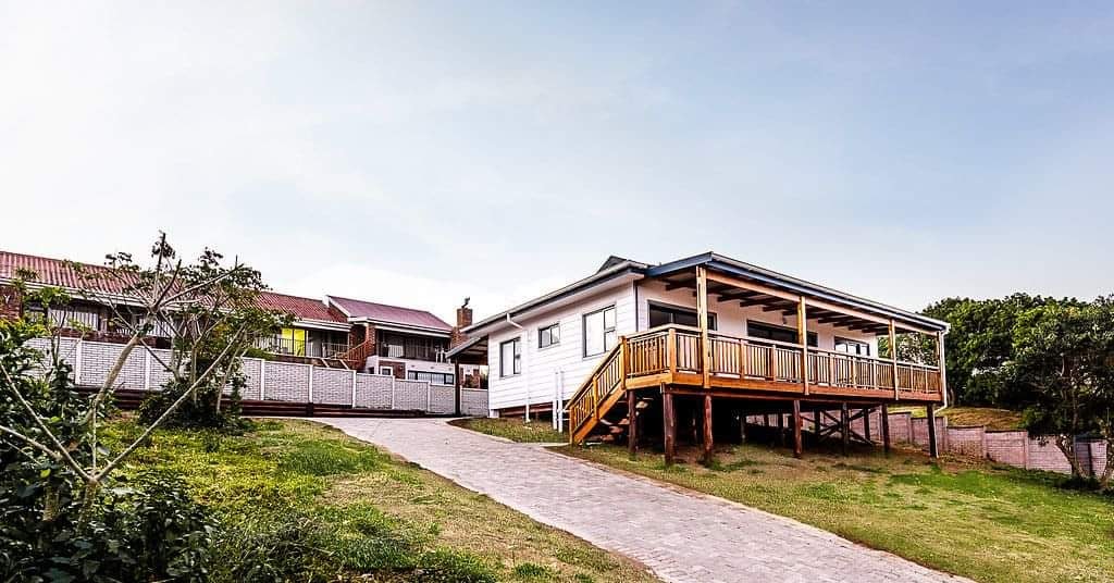 Chintsa (Cintsa) Accommodation - LekkeSlaap