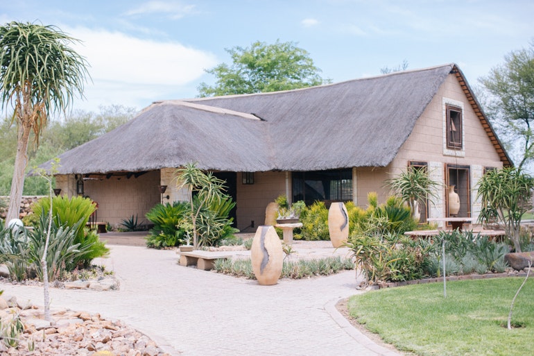 Accommodation near Botlokwa Hospital | LekkeSlaap