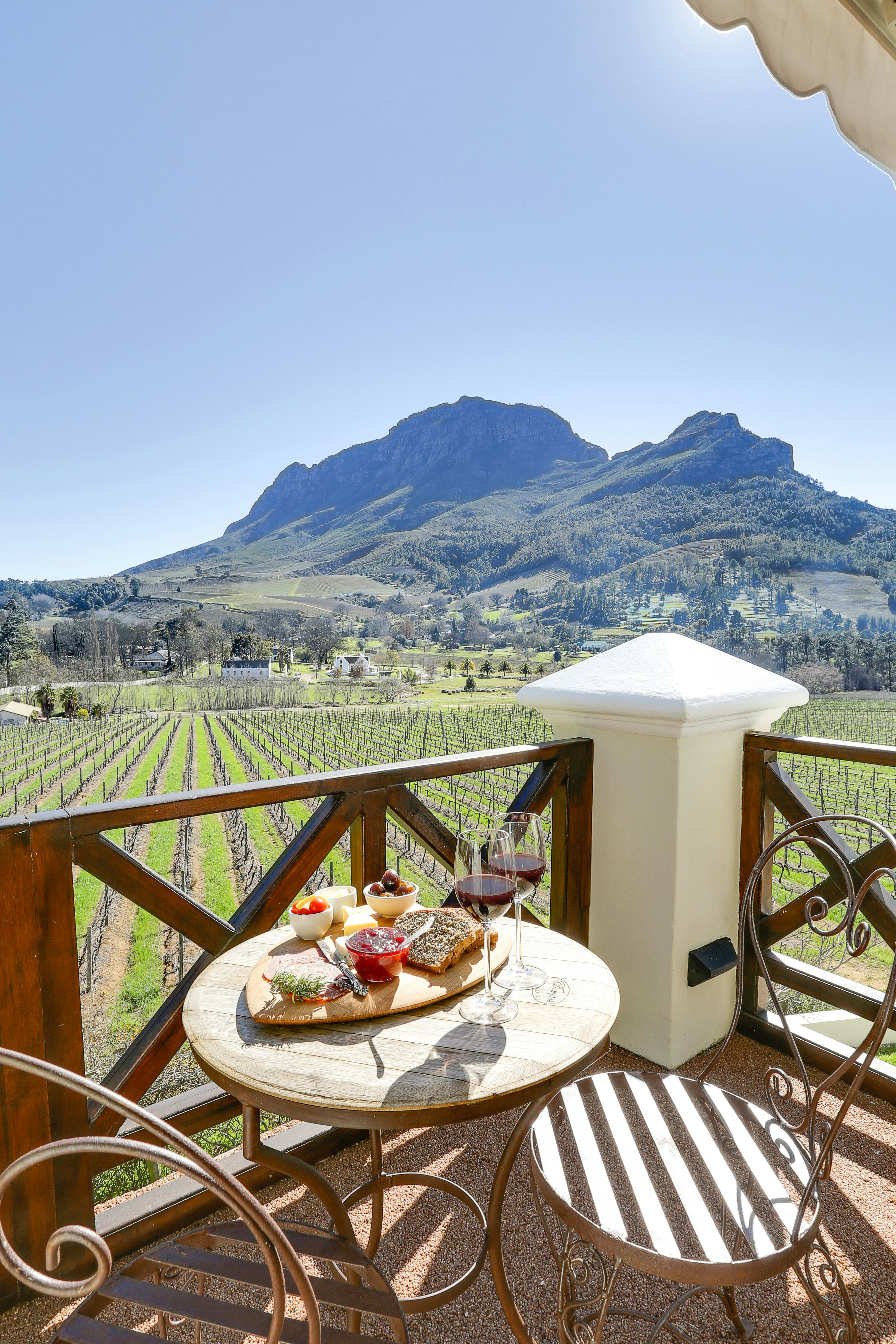 Banhoek Lodge | LekkeSlaap