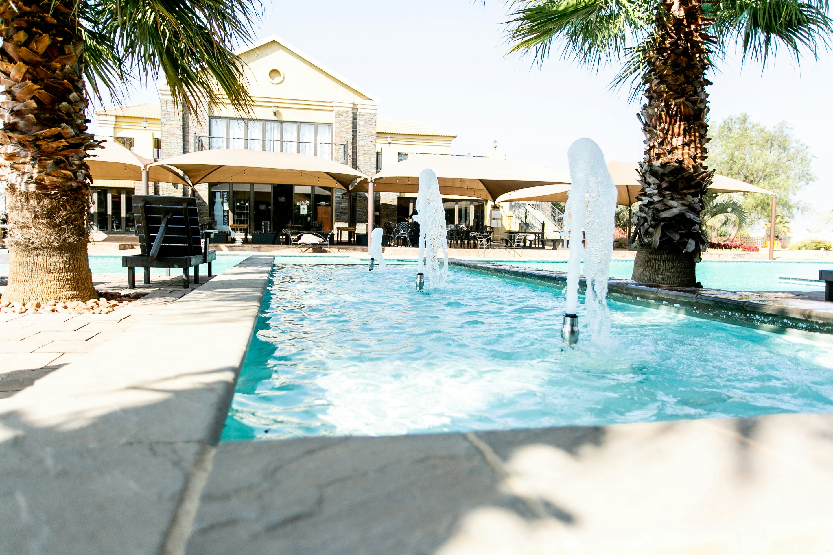 Lord's Signature Hotel | LekkeSlaap