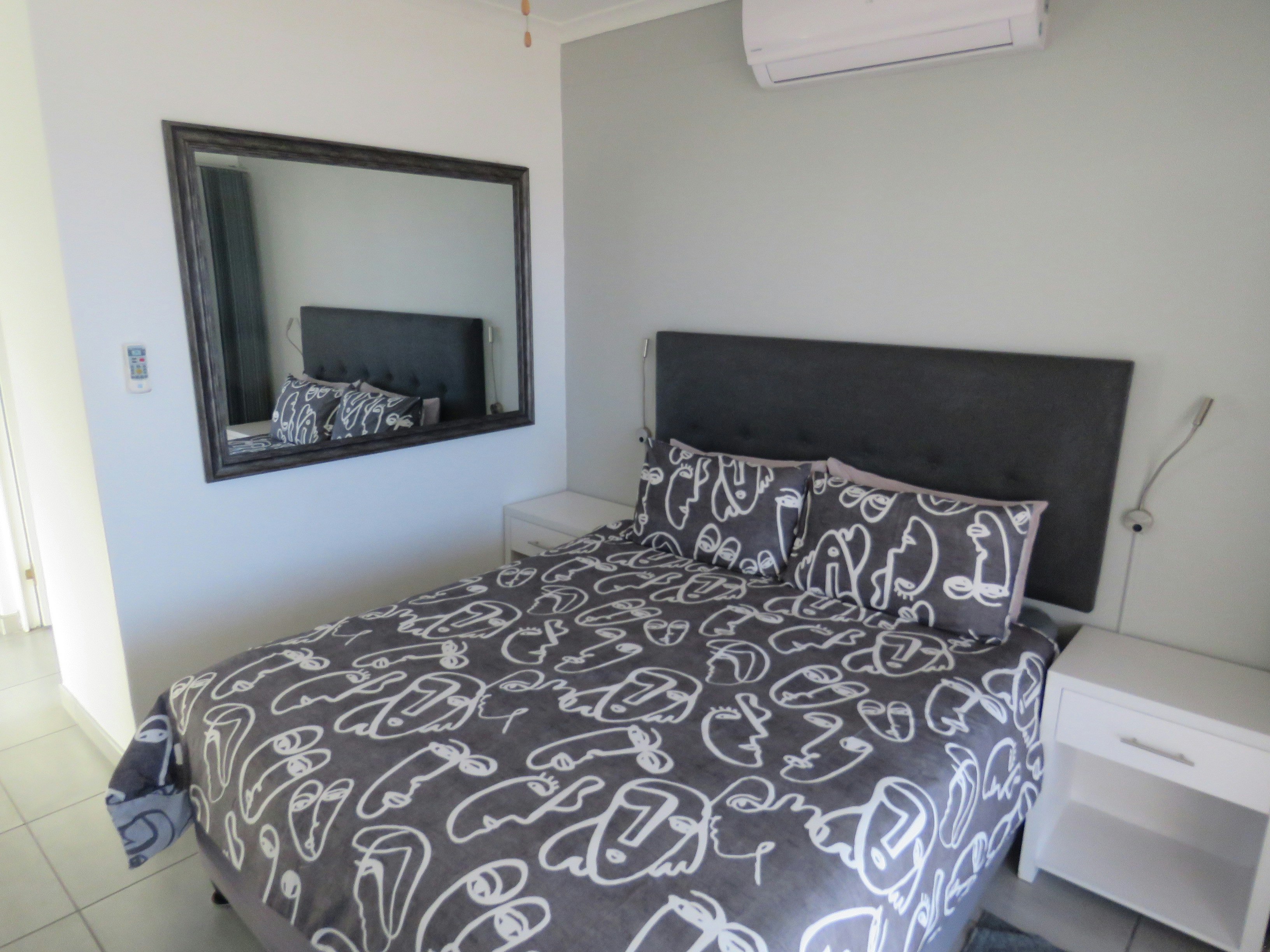 Manaba Beach Accommodation - LekkeSlaap