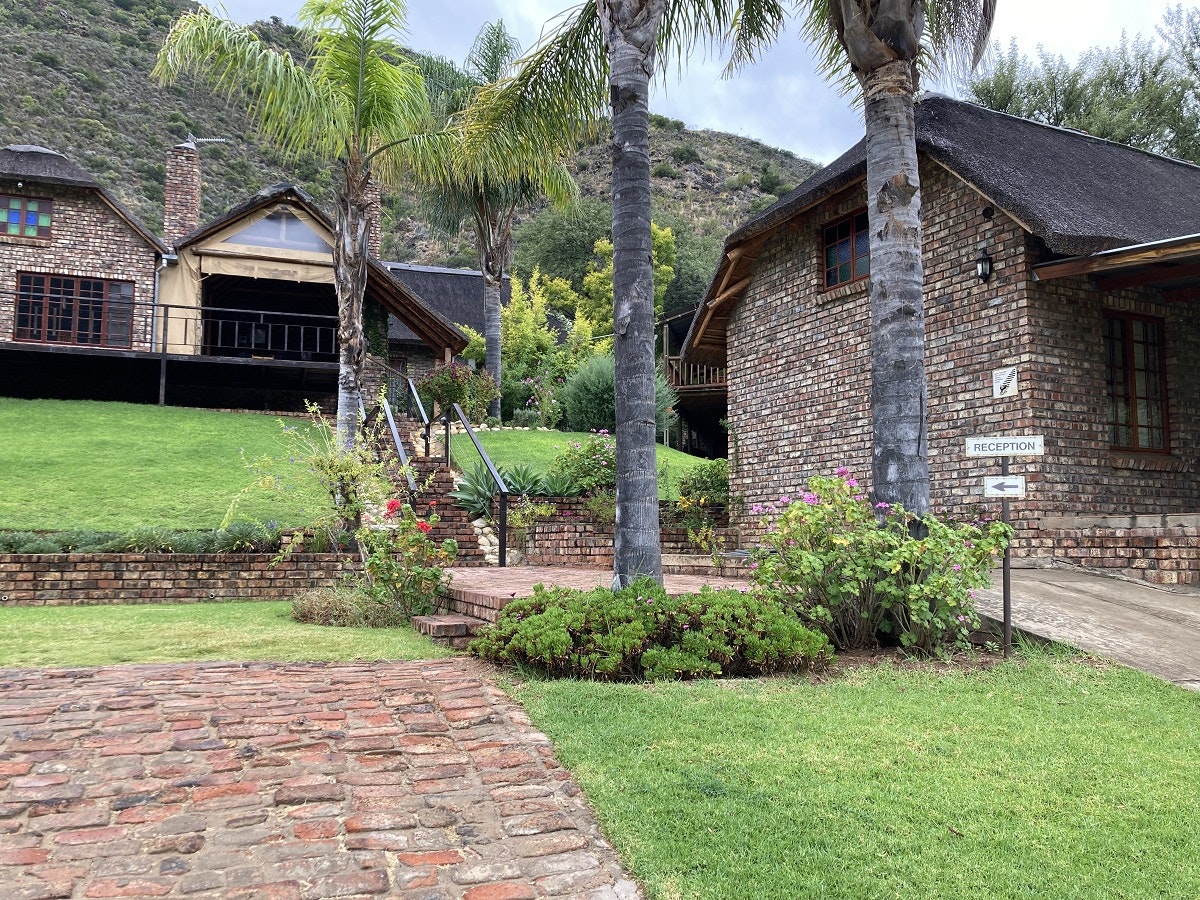Stonebreaker Country Lodge | LekkeSlaap