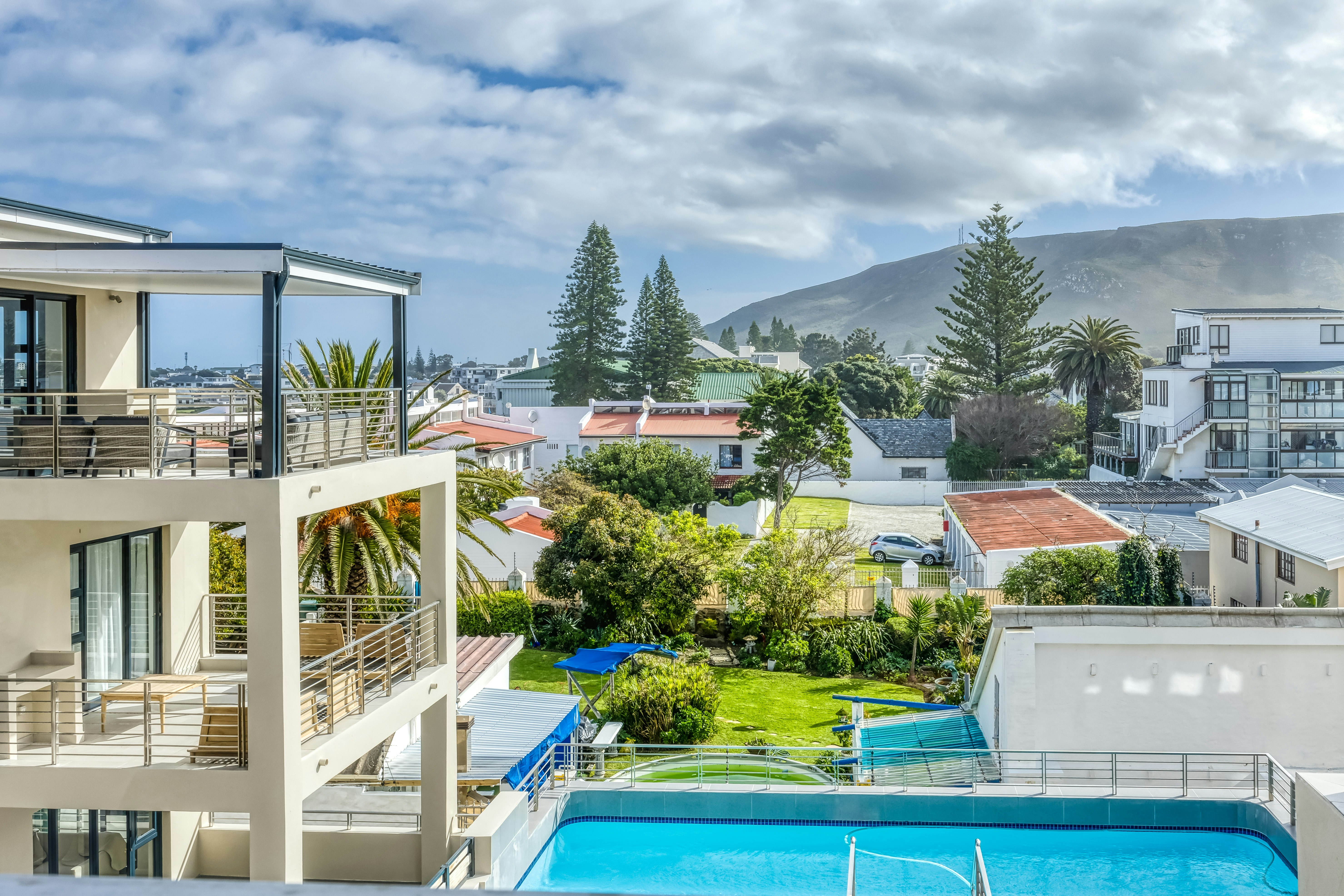 Esplanade Hermanus- Pool View Superior 306 | Tariewe