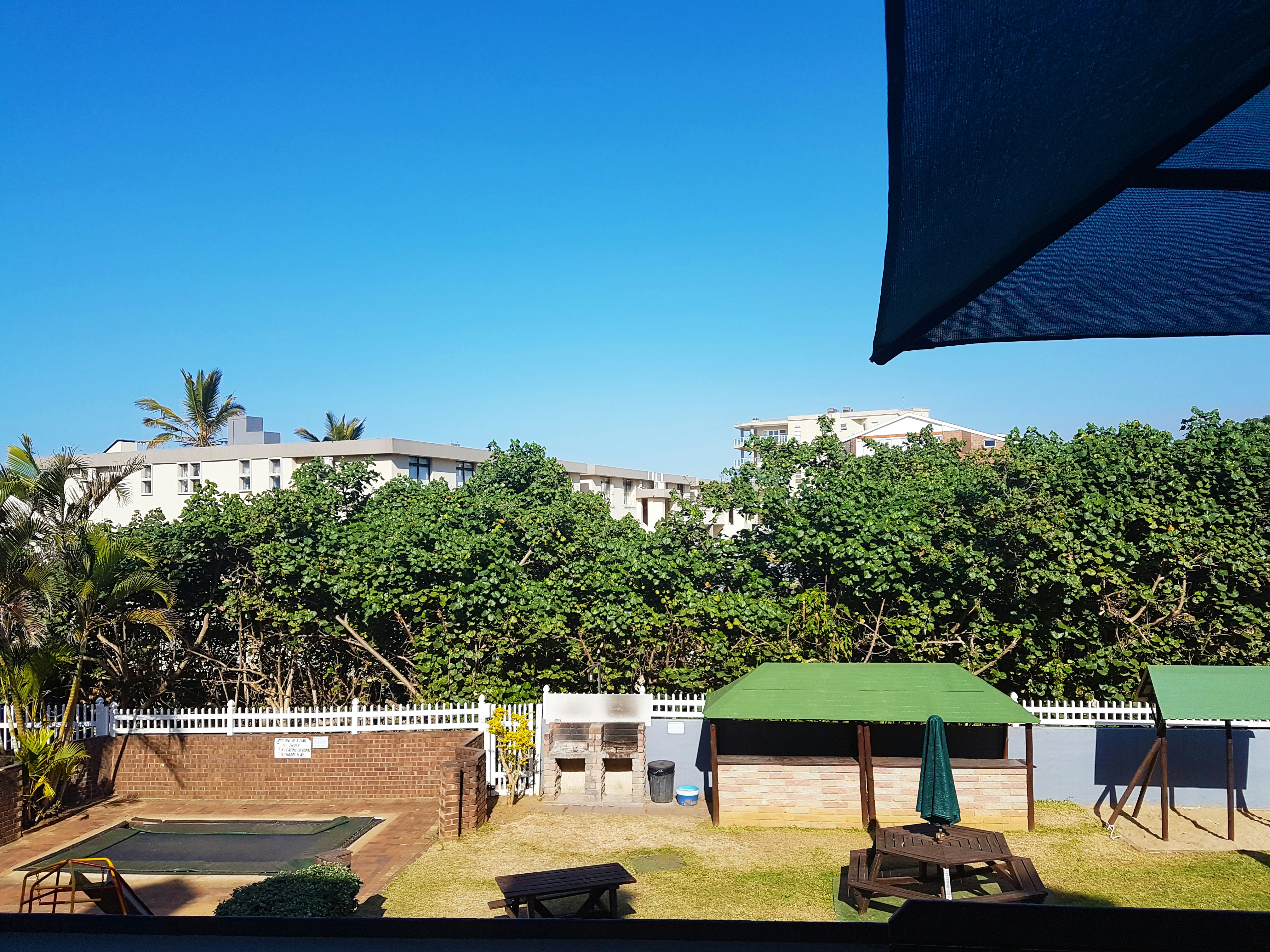 Manaba Beach Accommodation - LekkeSlaap