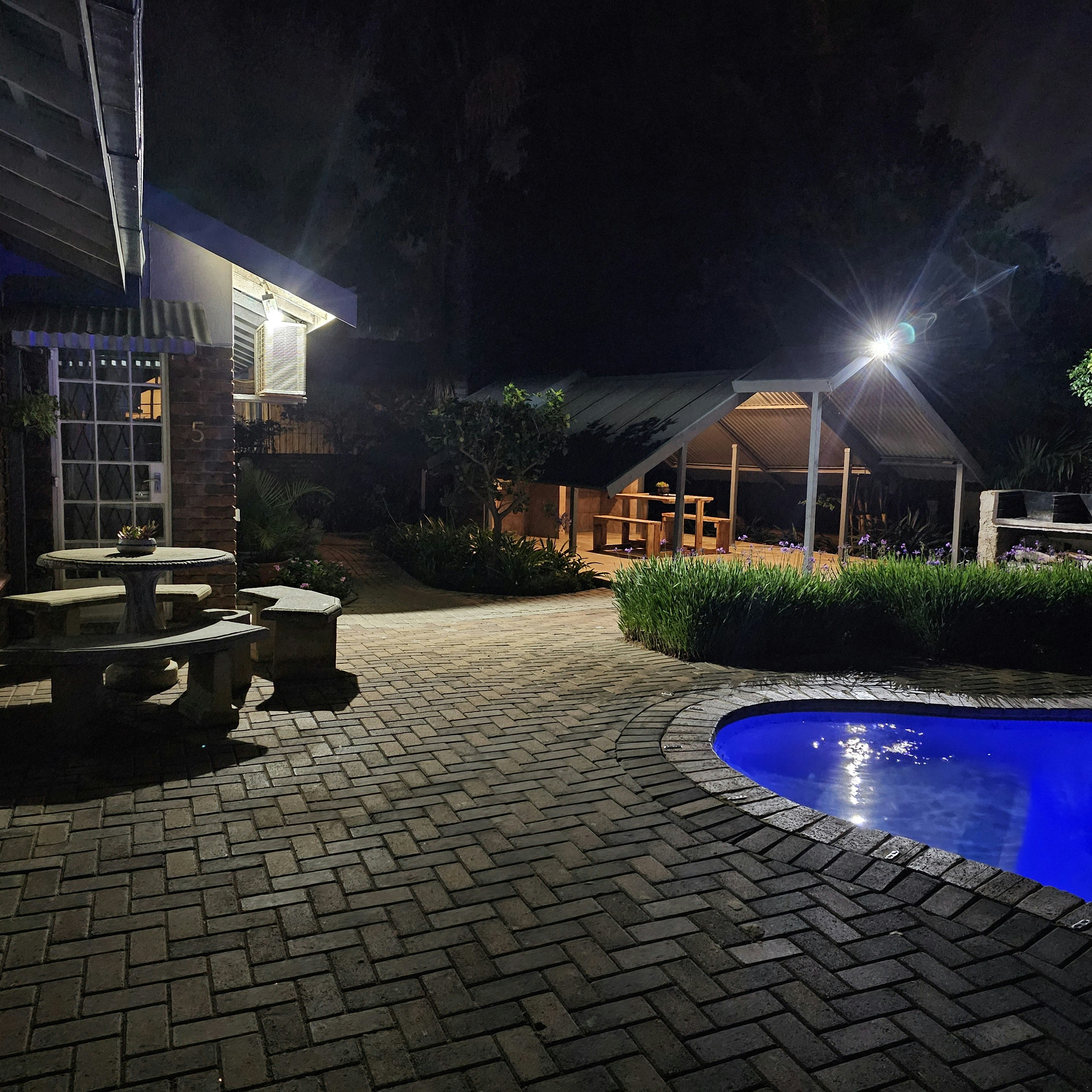 Zuch Accommodation at Pafuri | LekkeSlaap