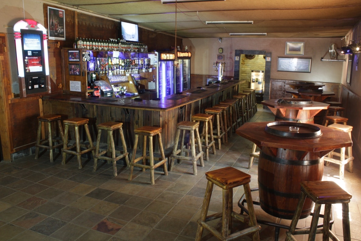 Rusties Lodge | LekkeSlaap