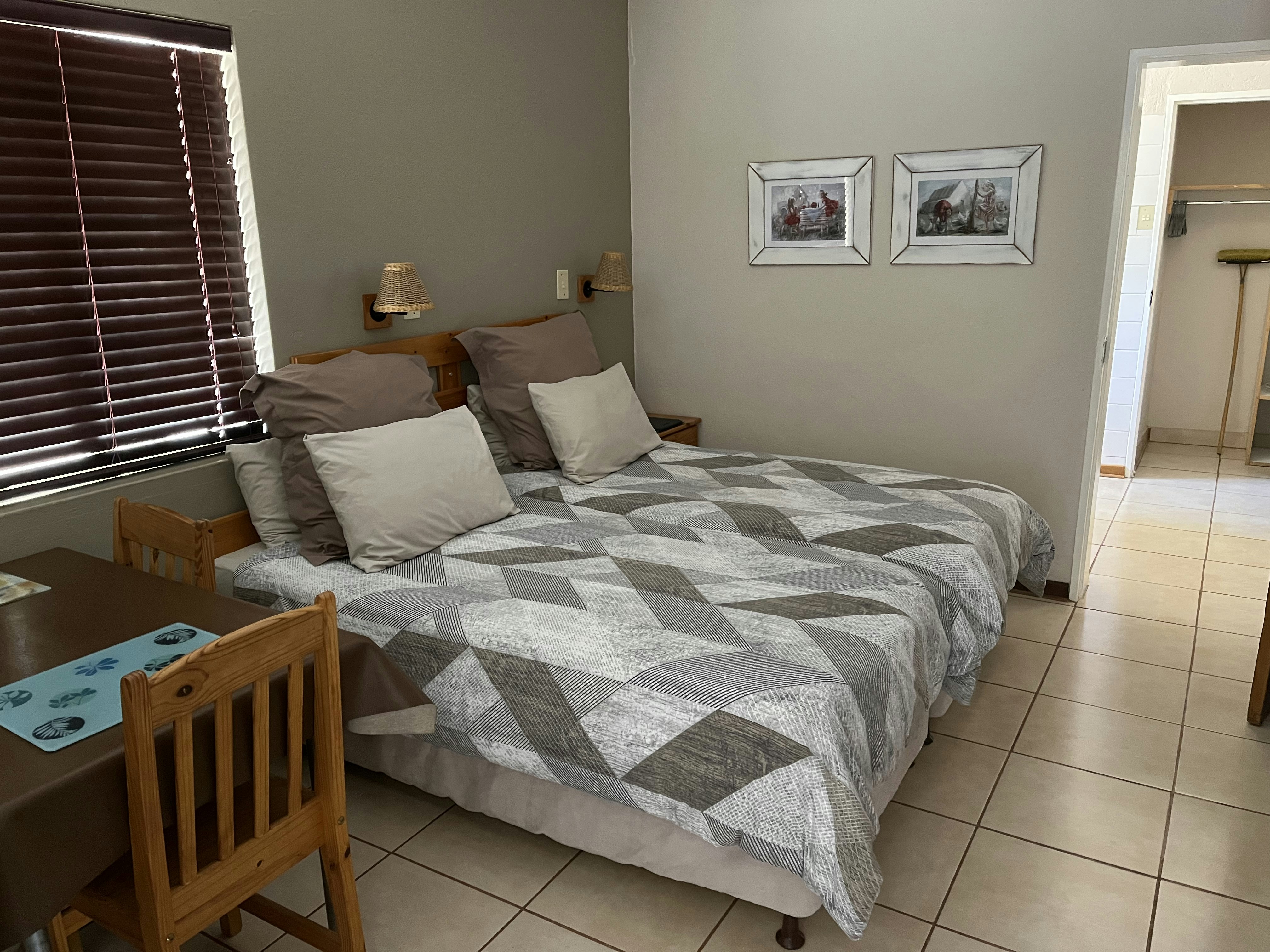 Kambro Accommodation & Farm Stall | Rooms