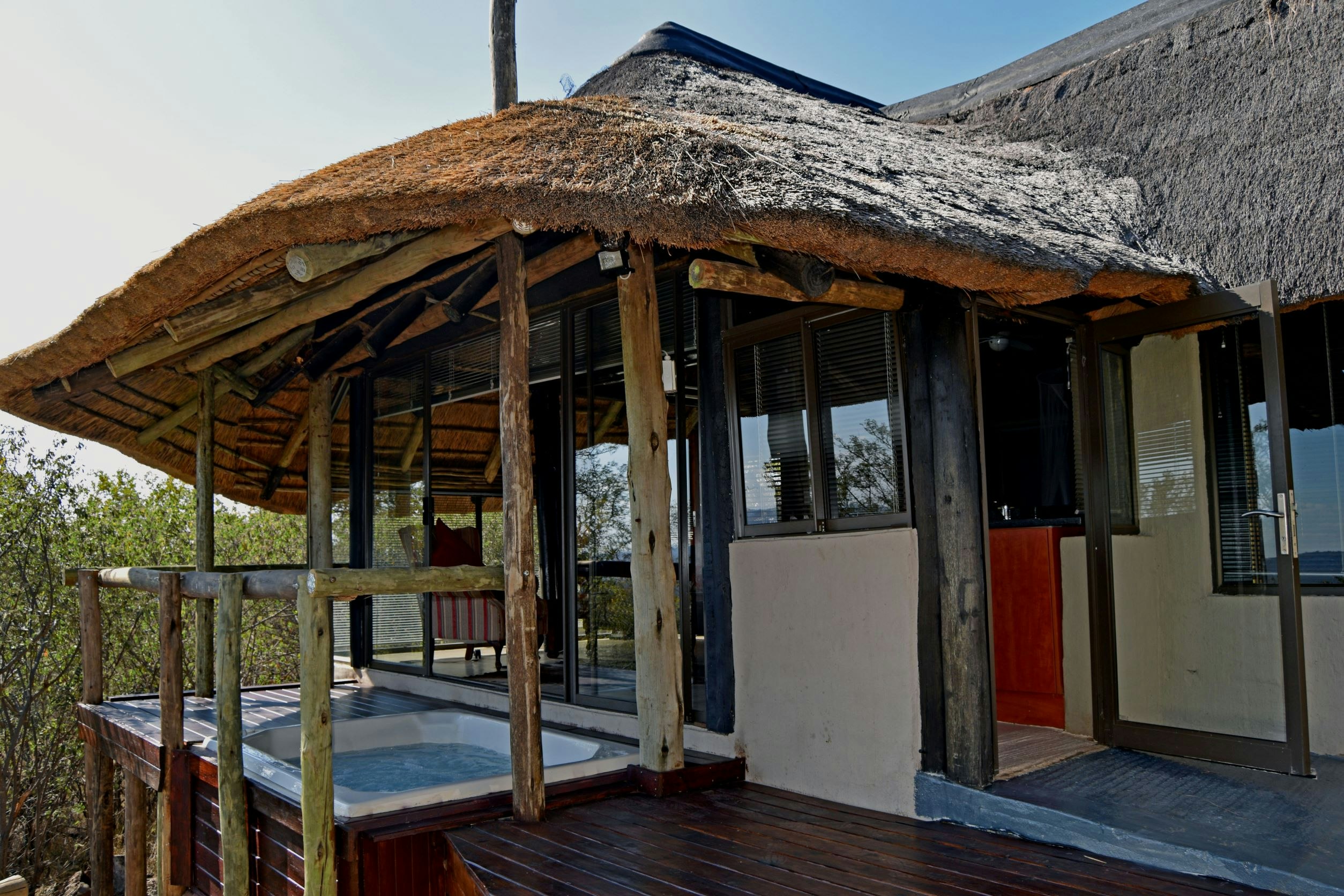 Thulani Game Lodge & Eco Estate | LekkeSlaap