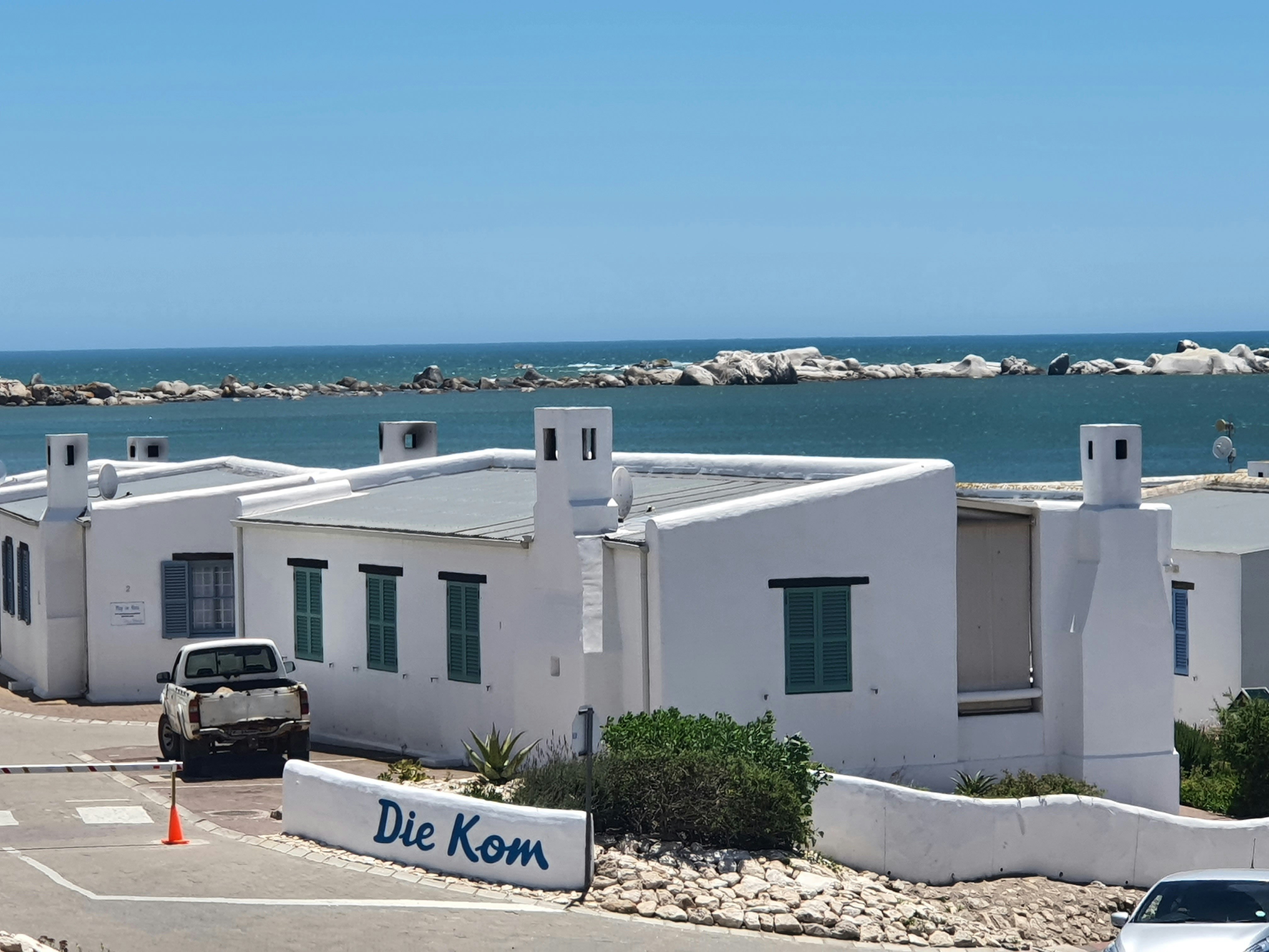 Flamink Beach View Cottage | LekkeSlaap