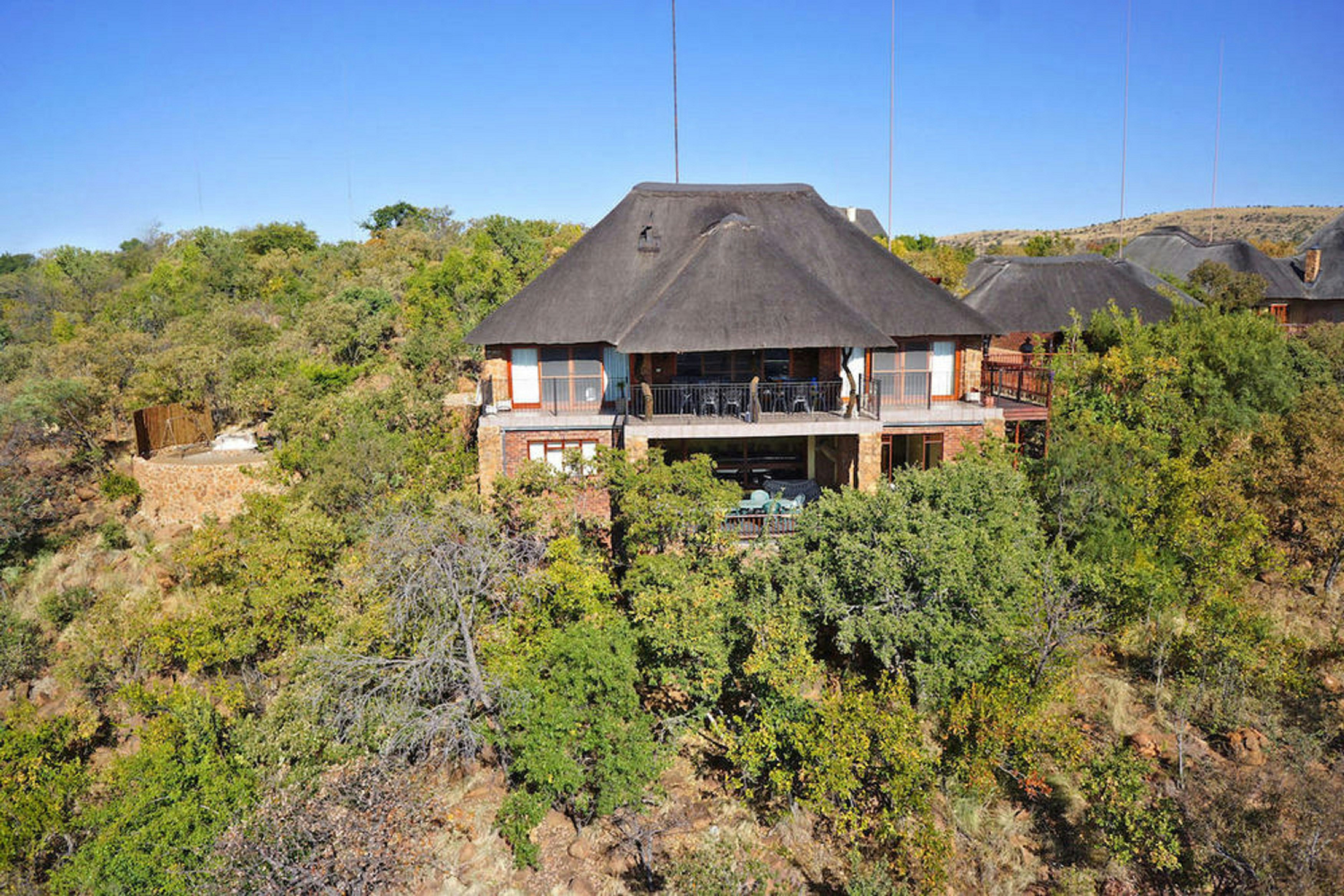 Mabalingwe Uzuri Lodge | LekkeSlaap
