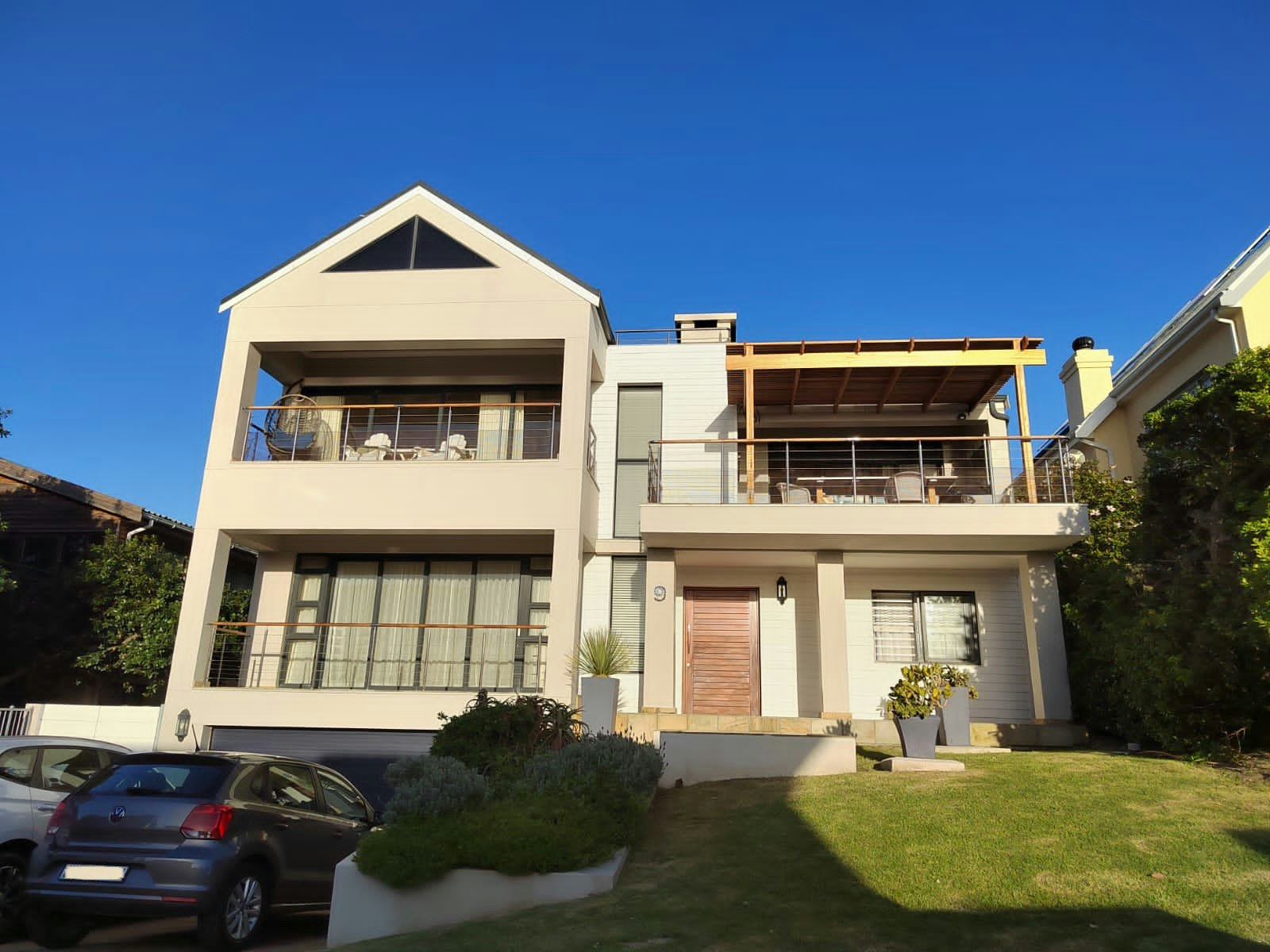 Onrus Beach House | LekkeSlaap