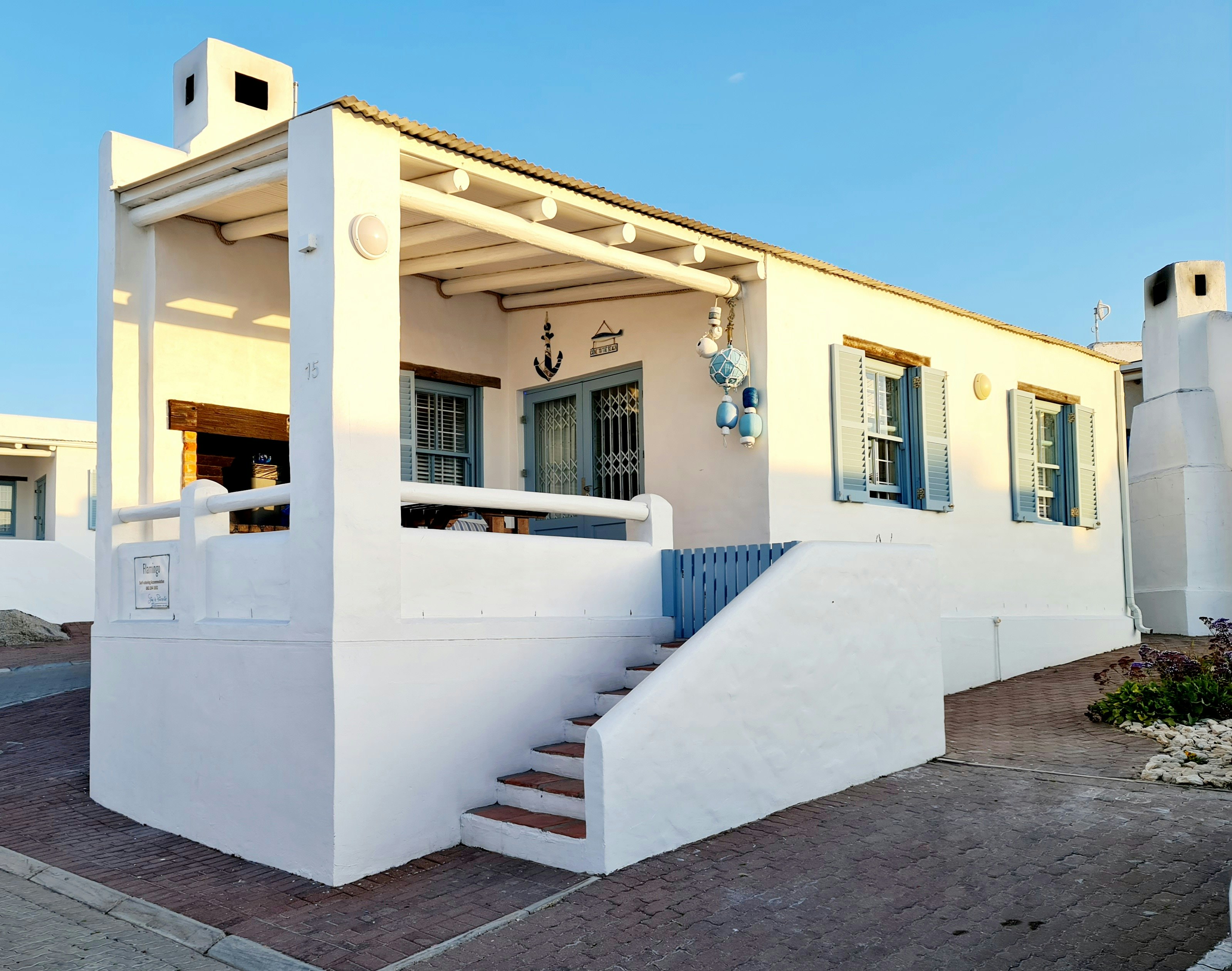 Flamink Beach View Cottage | LekkeSlaap